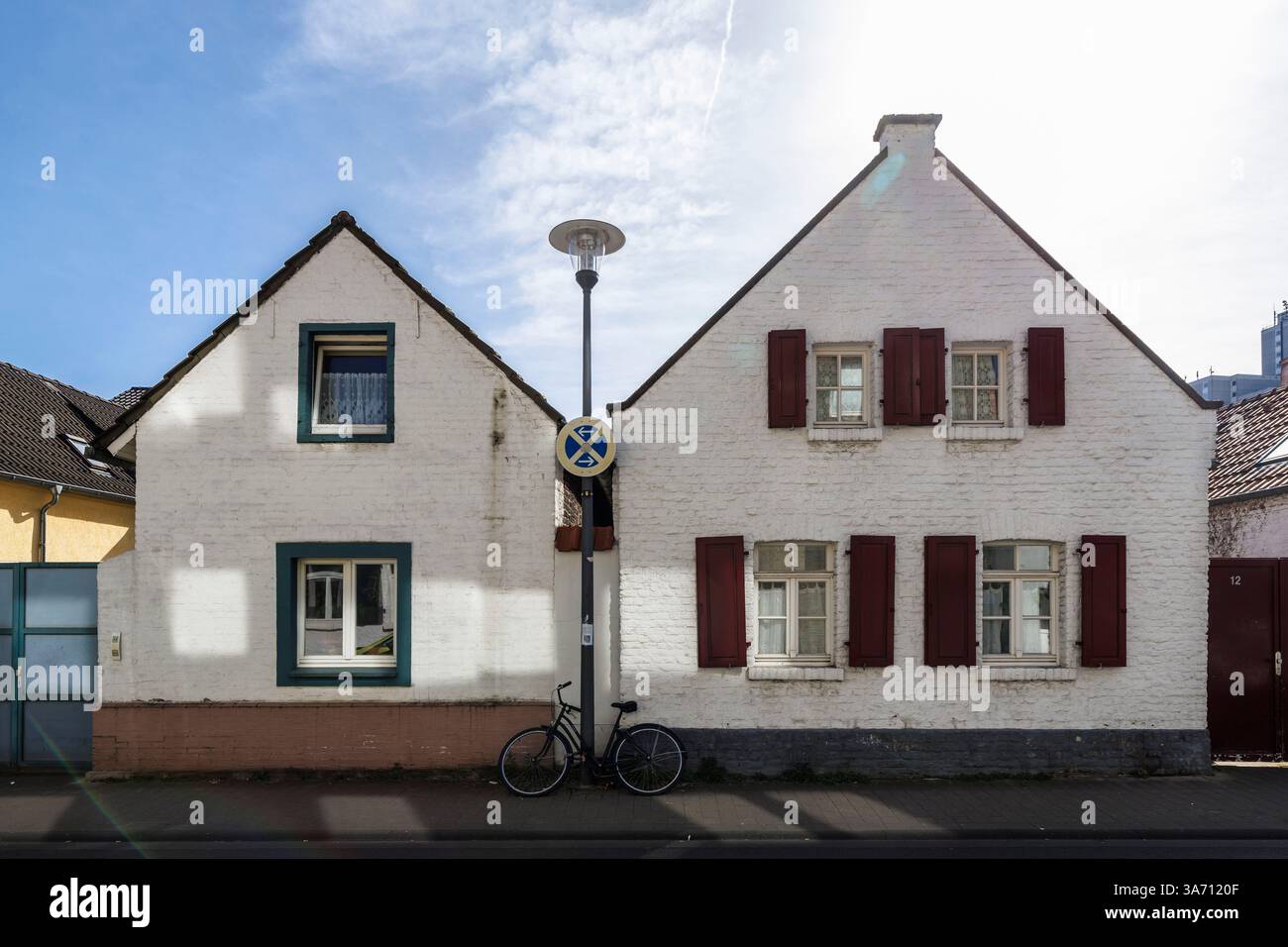 houses on Nagelschmiedgasse in the district Bickendorf, Cologne ...