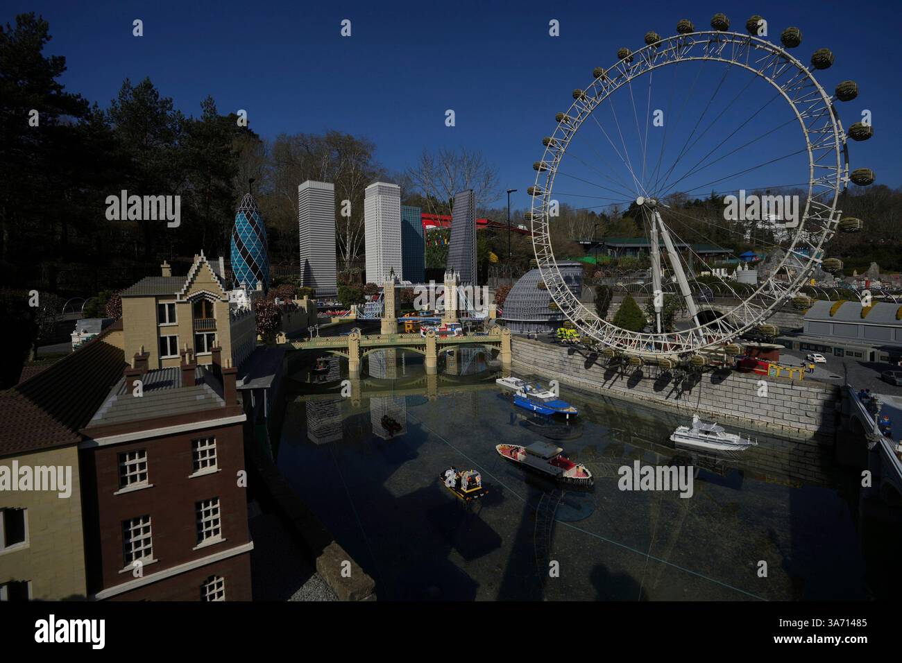 The newest attraction at Legoland features sculptures of London's ...