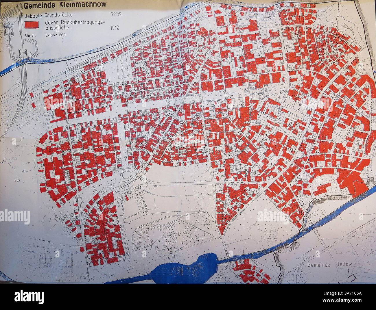 Oct. 27, 2014 - Kleinmachnow, DEU - A map of the properties in ...