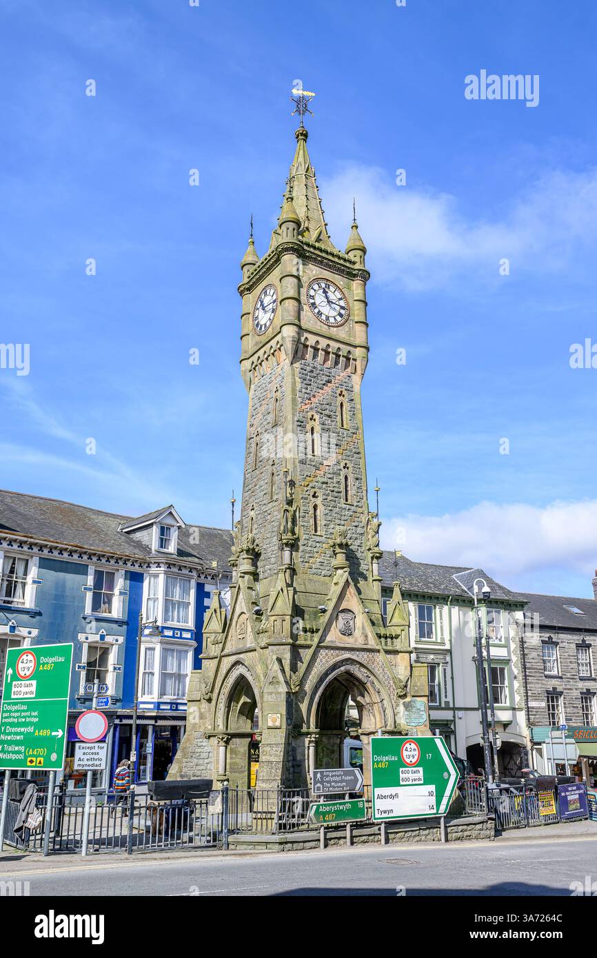 Market town of machynlleth powys hi-res stock photography and images ...