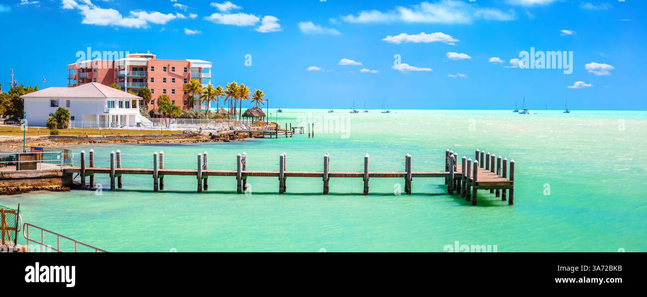 Turquoise waterfront of Florida Keys in Marathon panoramic view ...