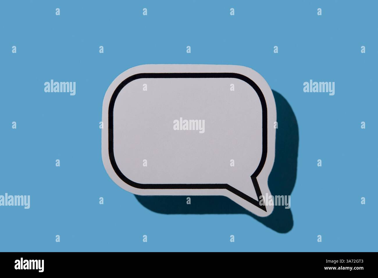 Blue comic speech bubble hi-res stock photography and images - Alamy