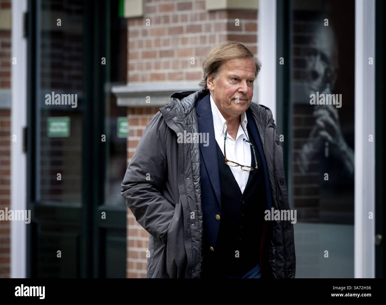 AMSTERDAM - Ivo Niehe arrives at the DeLaMar Theater for the farewell ...