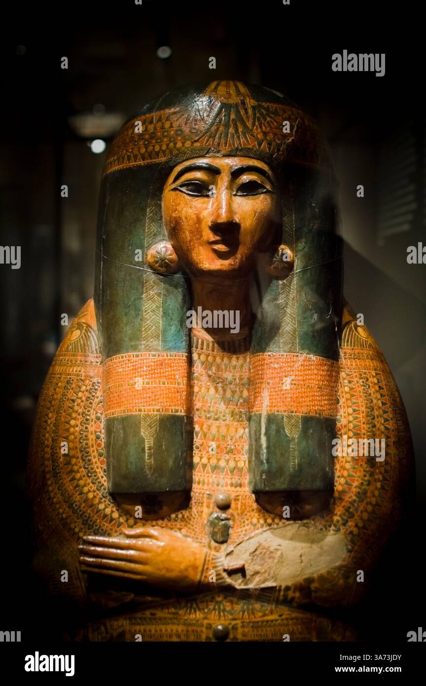 Ancient Egyptian wooden sarcophagus Stock Photo - Alamy