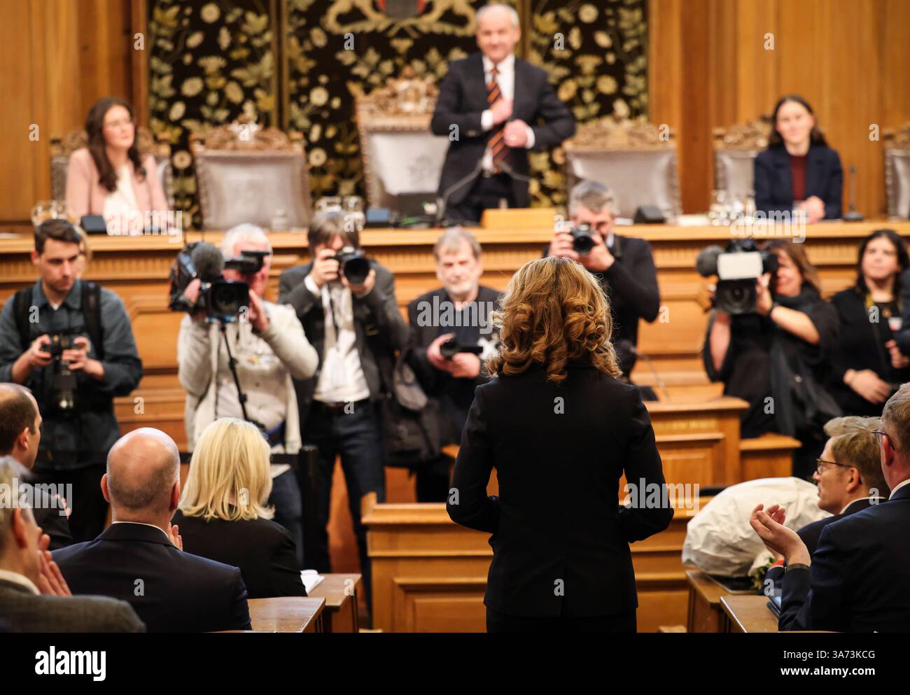 Hamburg, Germany. 26th Mar, 2025. Carola Veit (SPD, front M), confirmed ...