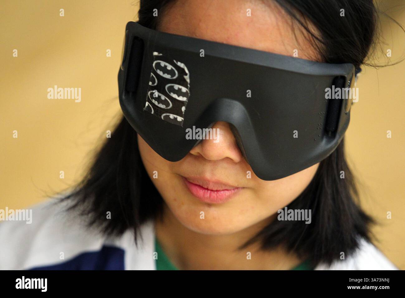 Goalball goggles hi-res stock photography and images - Alamy