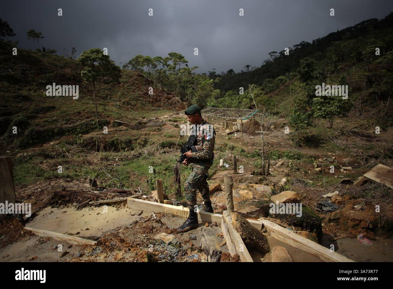 Panama colombia border hi-res stock photography and images - Alamy