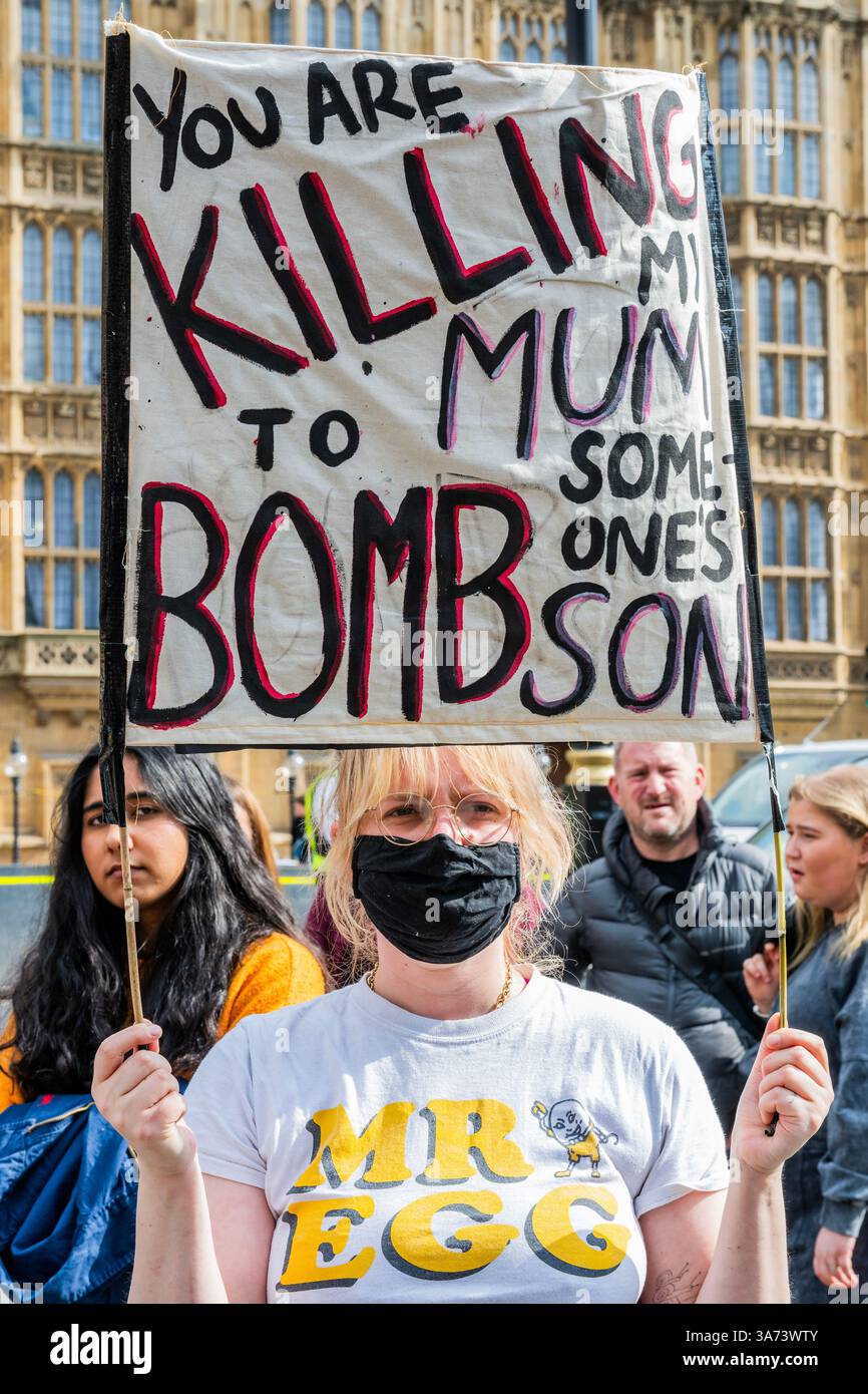 London, UK. 26th Mar, 2025. A protest organised by DPAC (disabled ...