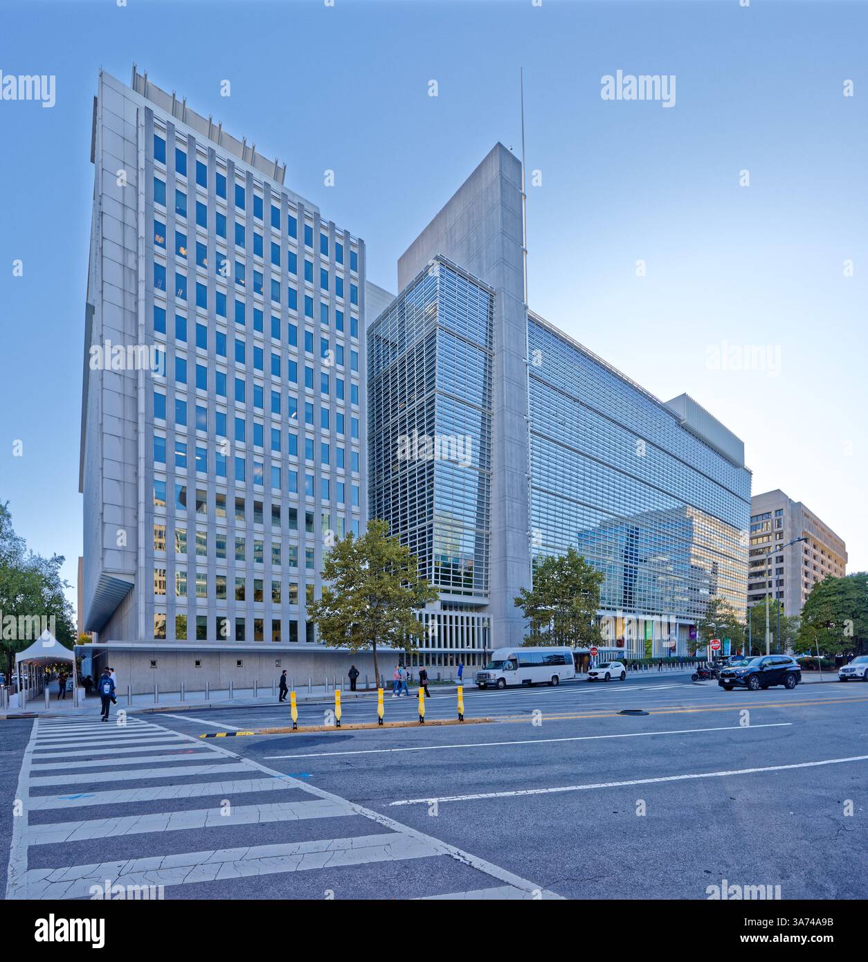 World Bank Building, 1801 Pennsylvania Avenue NW, combines five ...