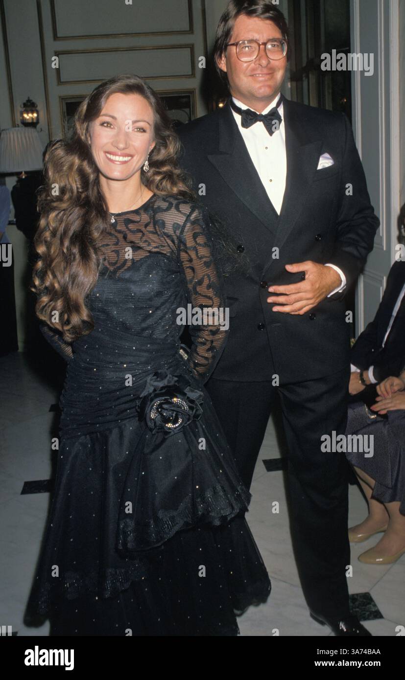 Oct 28, 1988; Los Angeles, CA, USA; Actress JANE SEYMOUR & husband ...