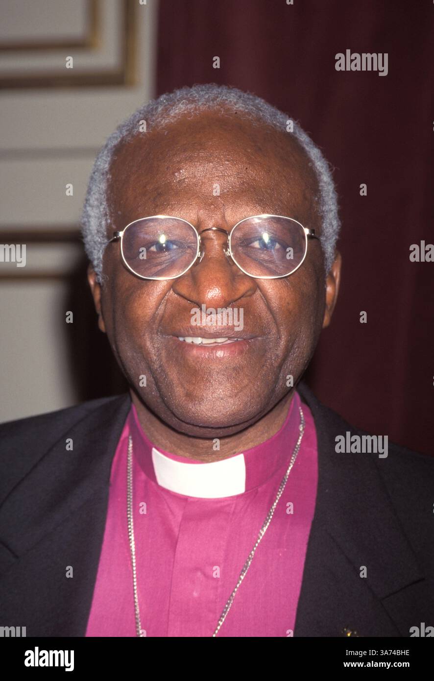 Archibishop desmond tutu hi-res stock photography and images - Alamy