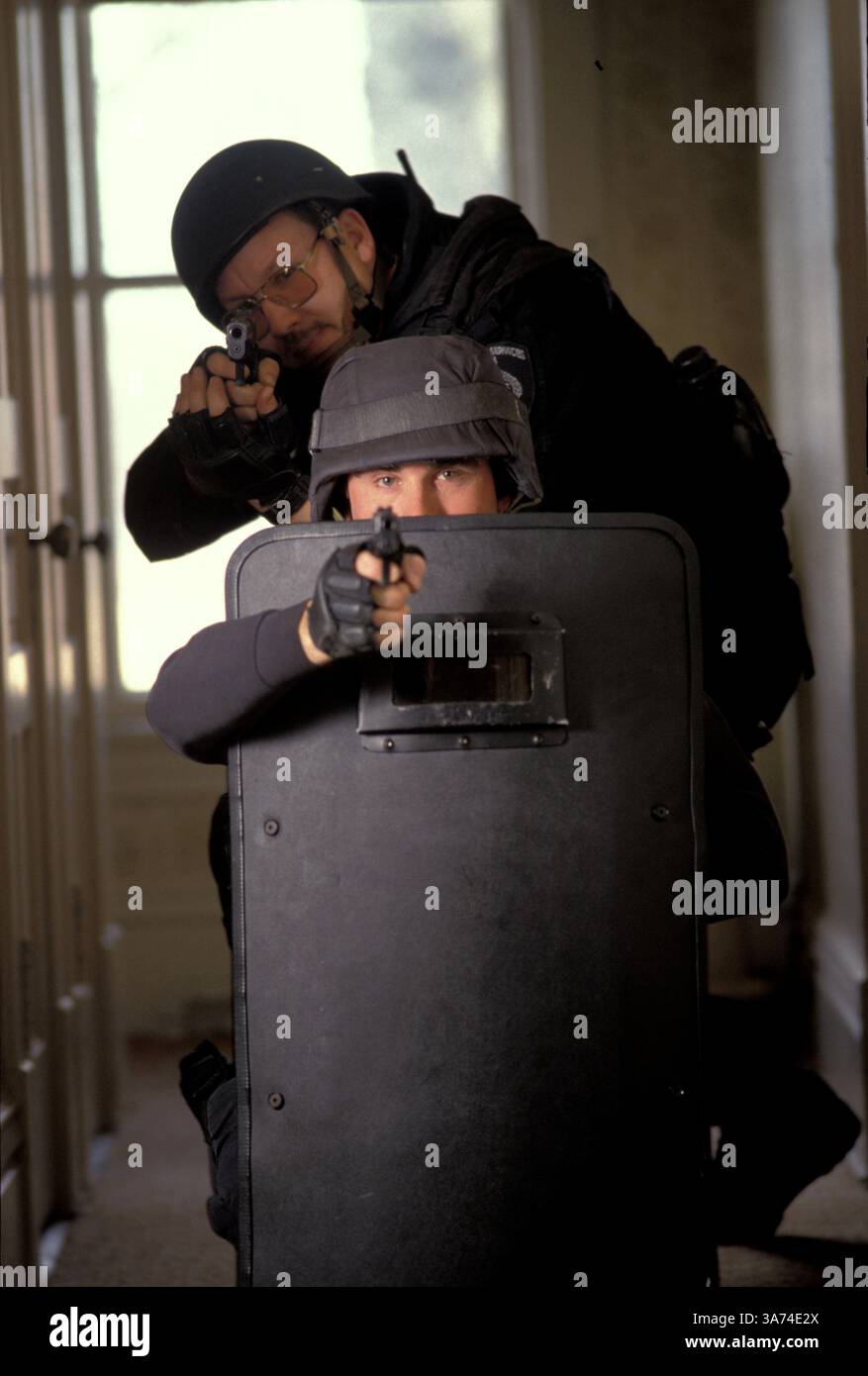 Swat team usa in action hi-res stock photography and images - Alamy