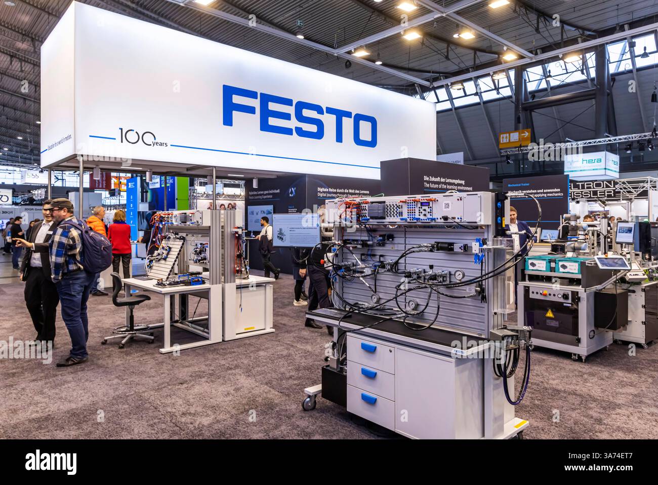 Messe Didacta in Stuttgart, Europas größte Bildungsmesse. Messestand ...