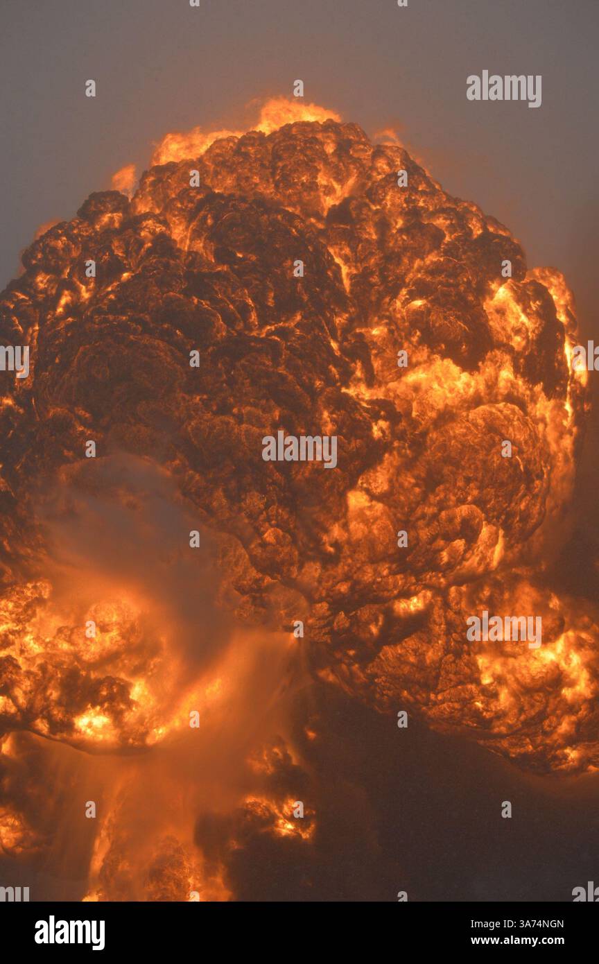 Feb 16, 2015 - Boomer, West Virginia - Looking across the Kanawha River ...