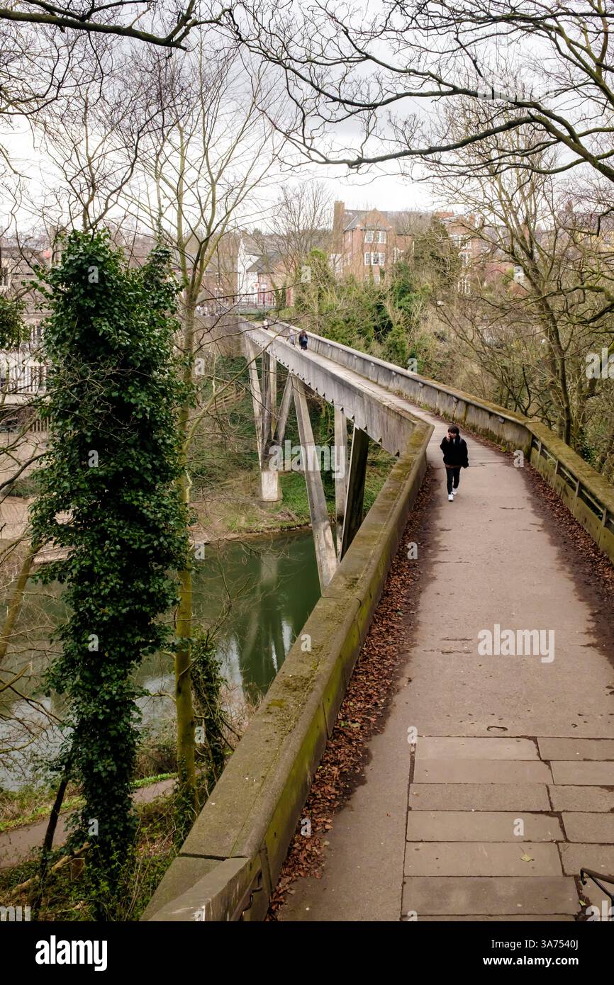 Kingsgate Bridge by architect Ove Arup completed in 1963, Durham ...