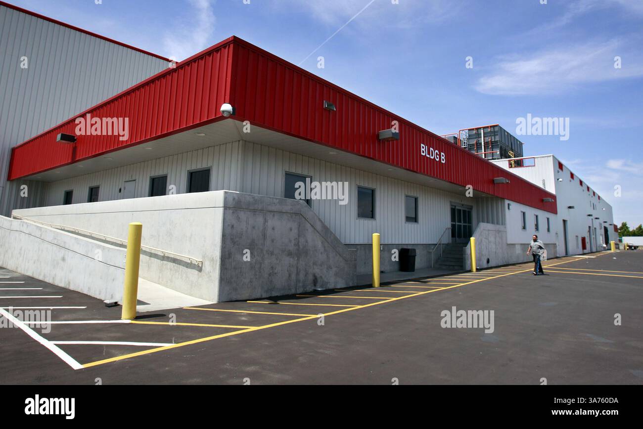 May 24, 2012 - Tracy, California, U.S. - Costco produces hamburger for ...