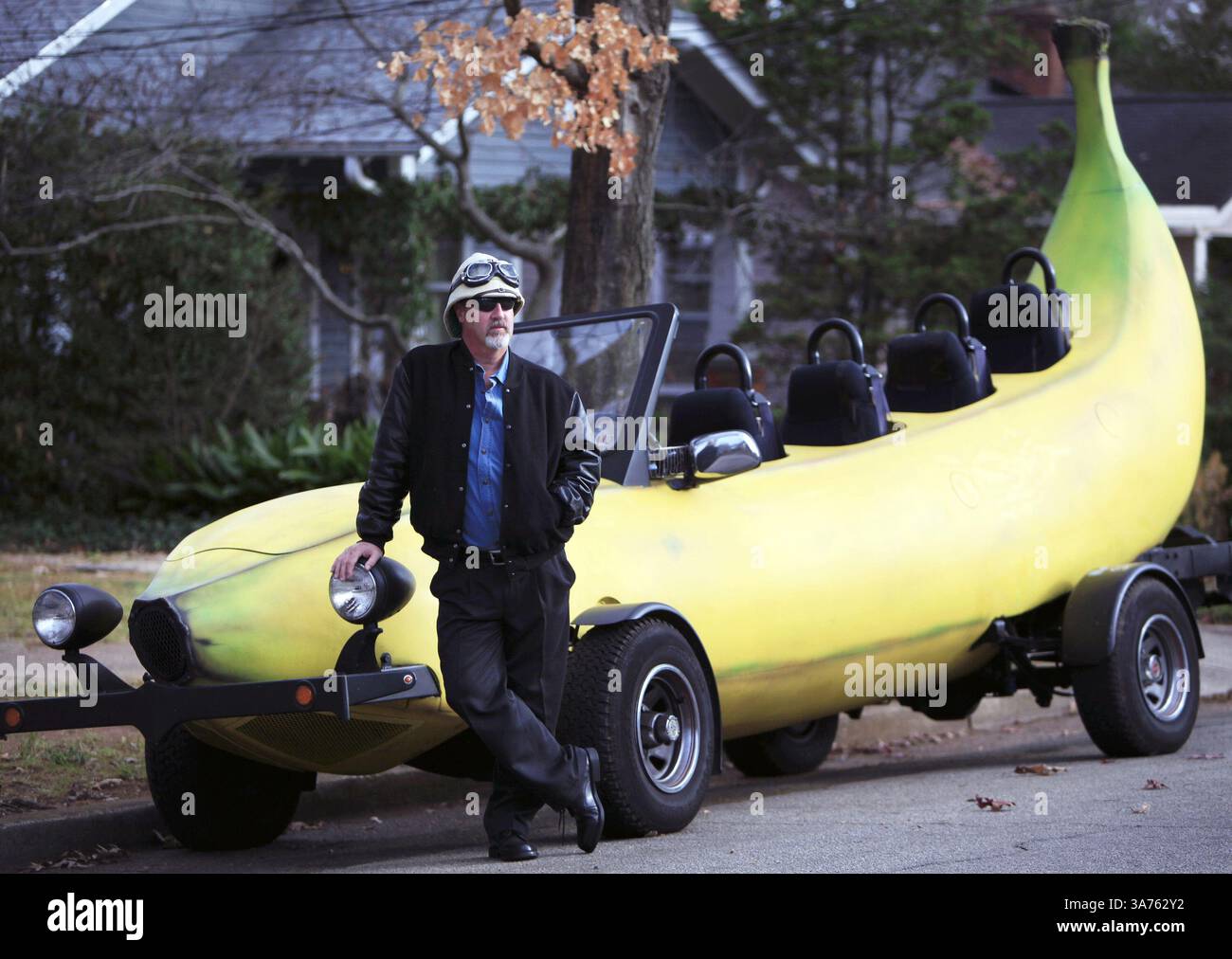 Dec. 11, 2012 - Raleigh, North Carolina, U.S. - STEVE BRAITHWAITE poses ...
