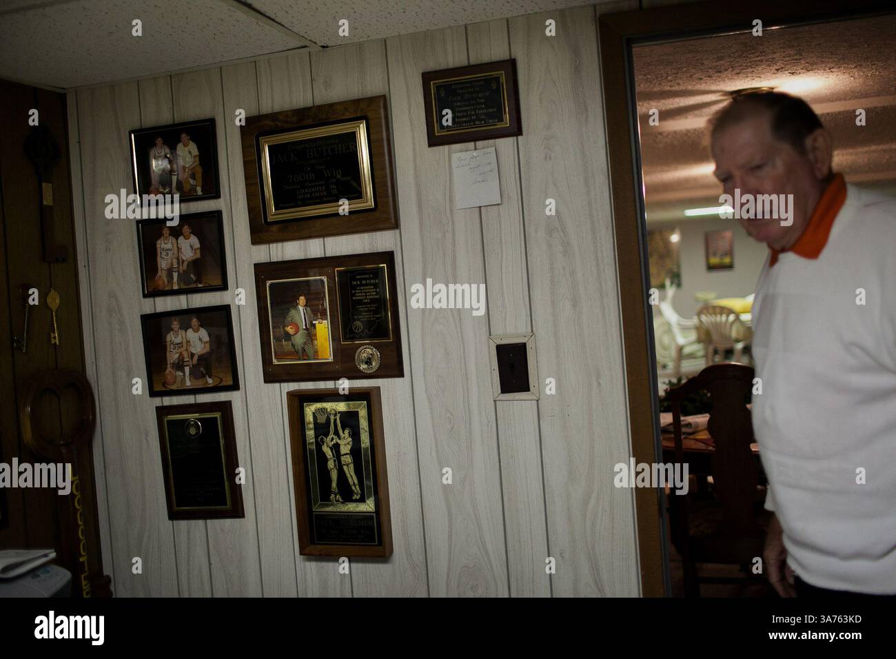 Nov 09, 2012 - Loogootee, Indiana, U.S. - Indiana's all-time winningest ...