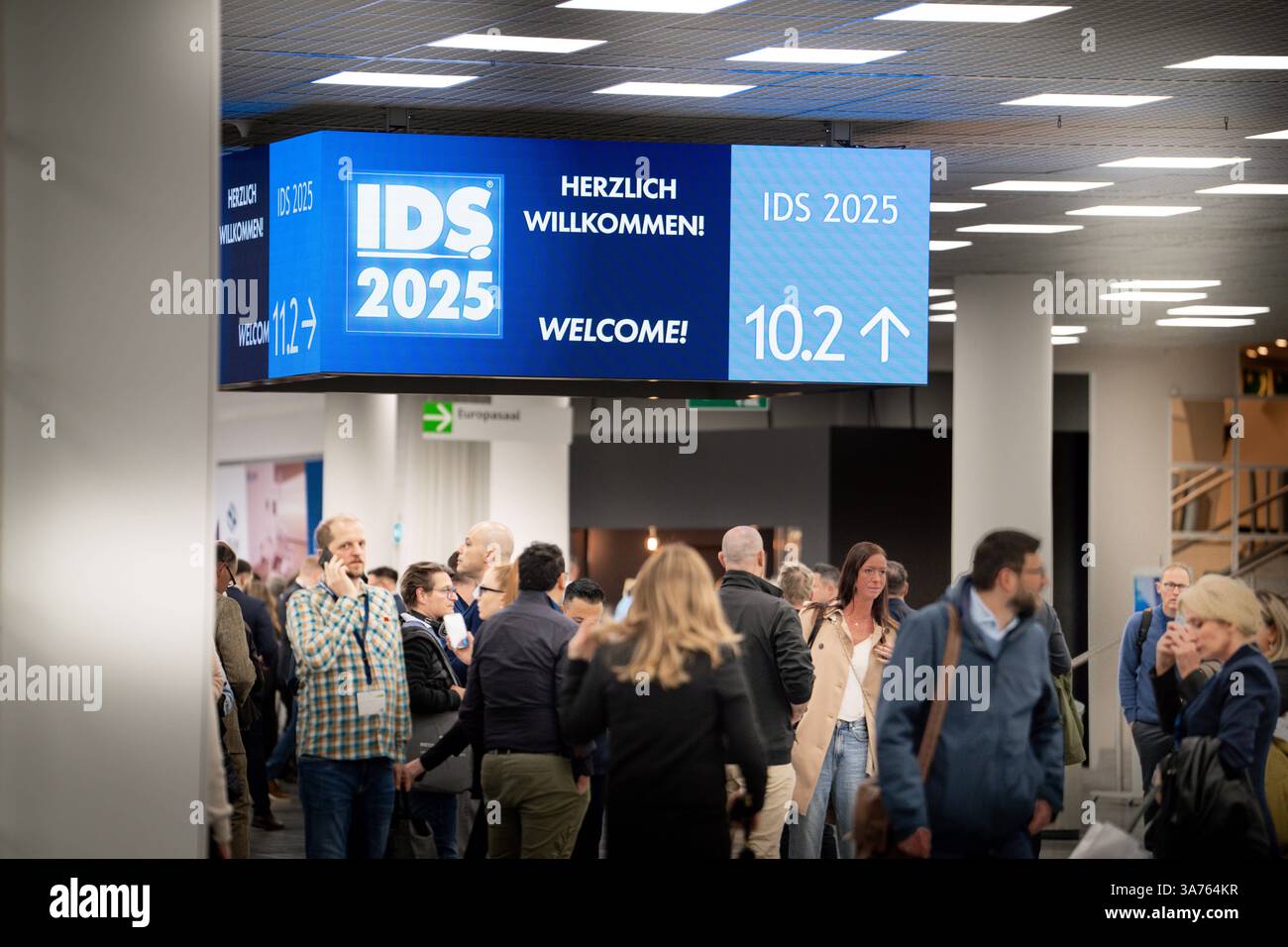 Messe IDS Internationale Dental-Schau in Koeln Symbolbild ...