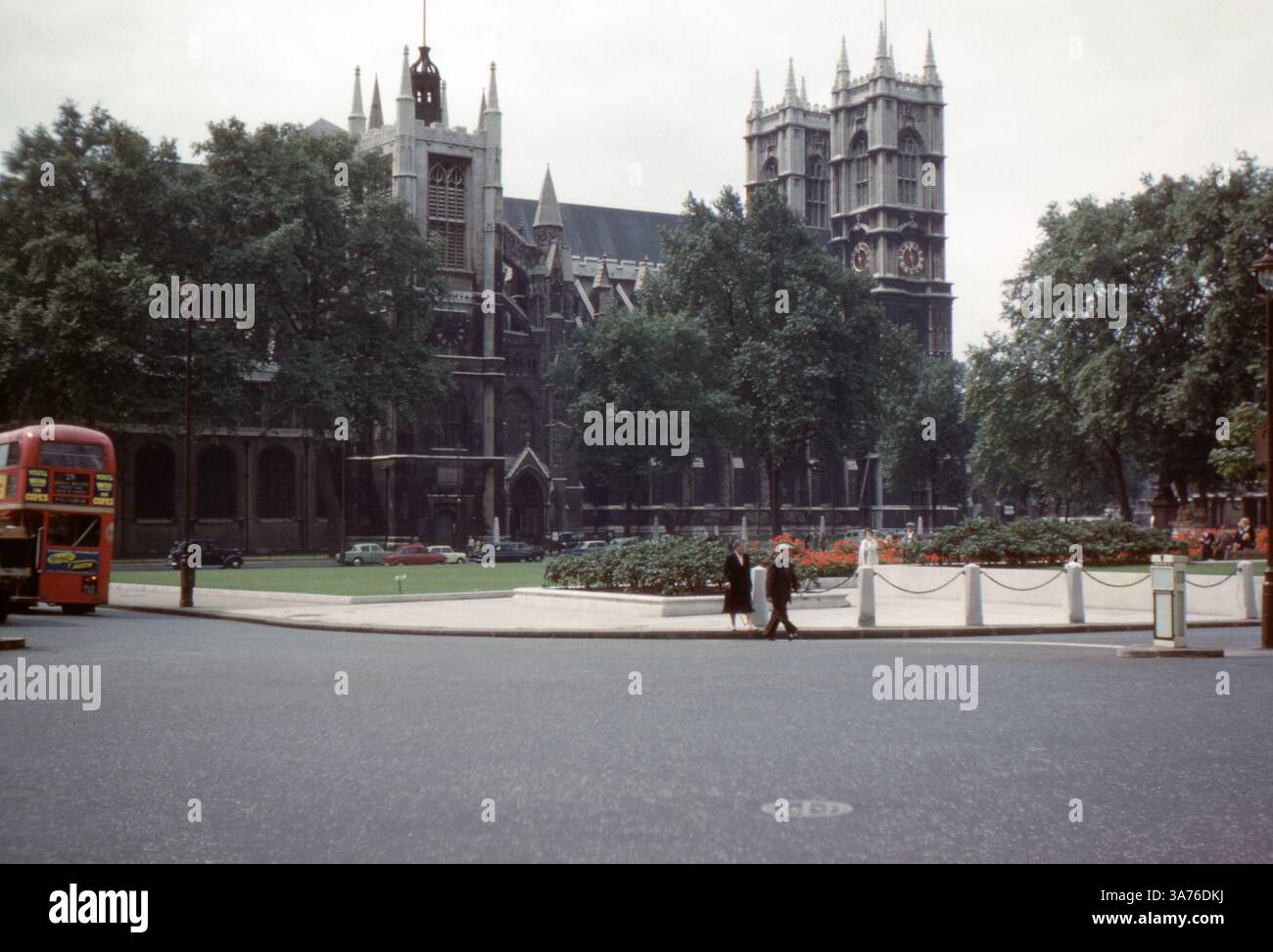 London 1960s street hi-res stock photography and images - Alamy