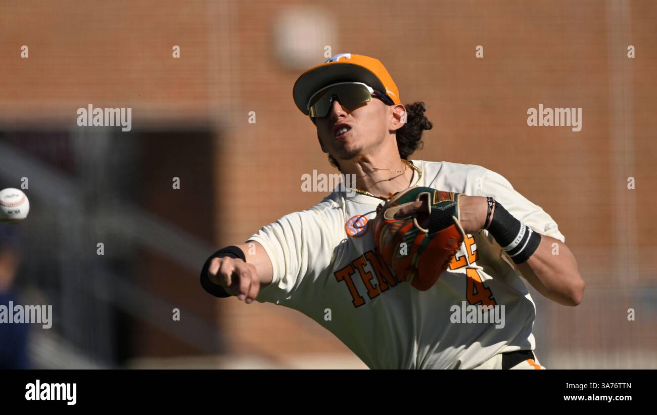 Tennessee infielder Manny Marin (4) plays East Tennessee in an NCAA ...