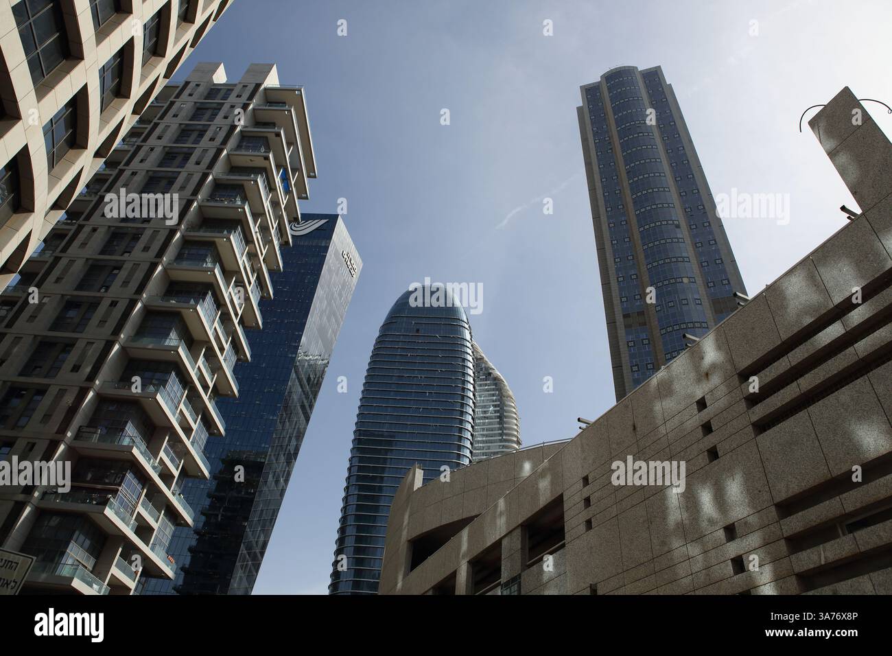 Modrern architecture hi-res stock photography and images - Alamy