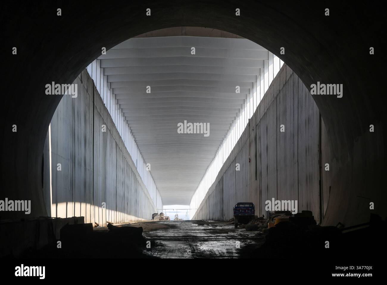 (250326) -- SHANTOU, March 26, 2025 (Xinhua) -- This photo taken on ...