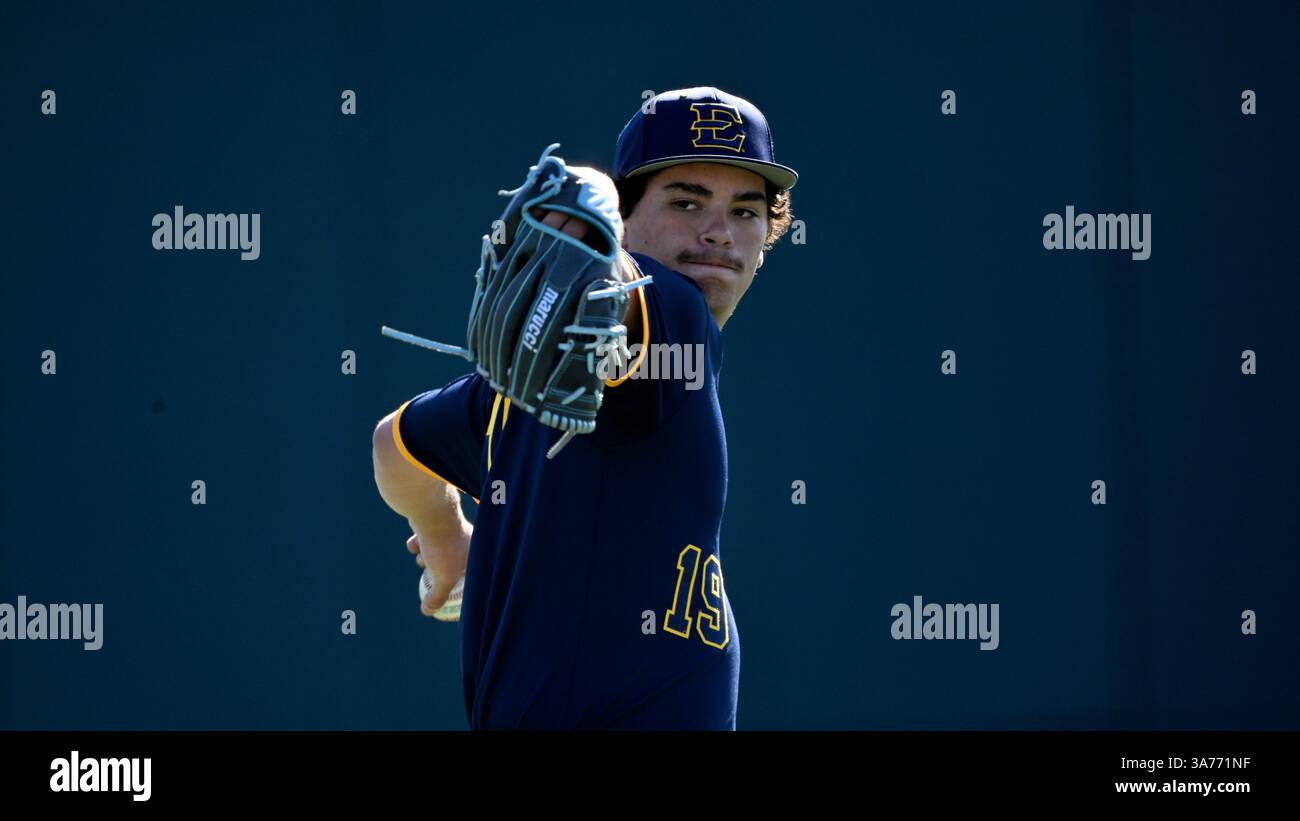 East Tennessee pitcher Anthony Biondo (19) plays Tennessee in an NCAA ...
