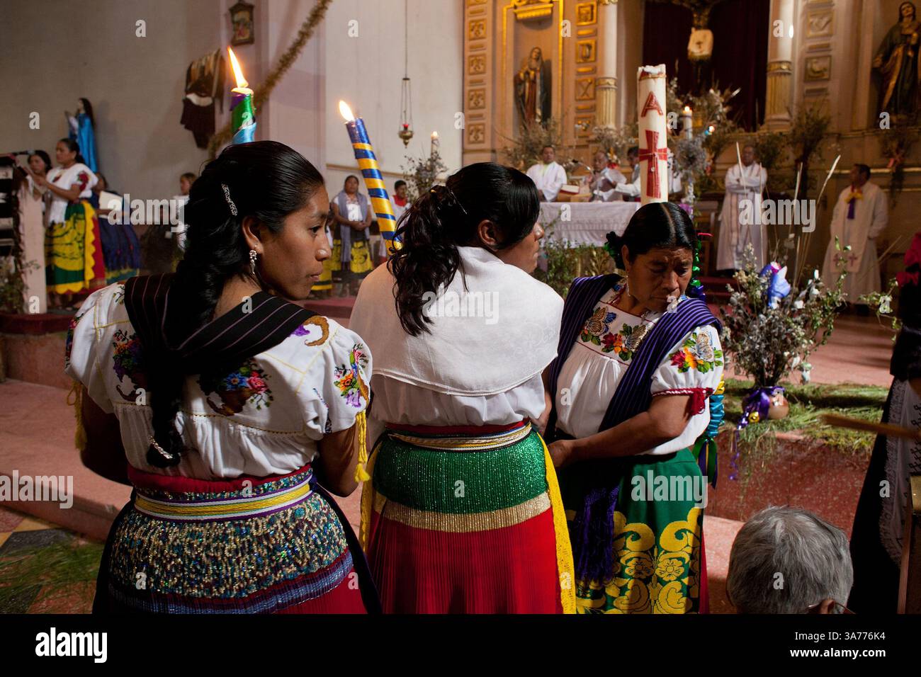 Mexican indigenous new year hi-res stock photography and images - Alamy