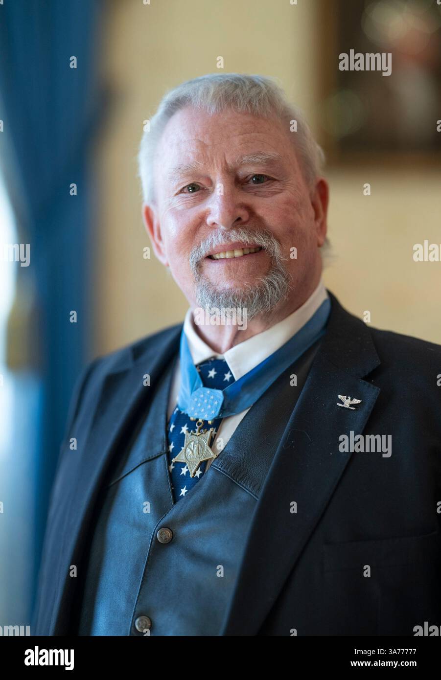 President Donald Trump meets with Medal of Honor recipients for ...