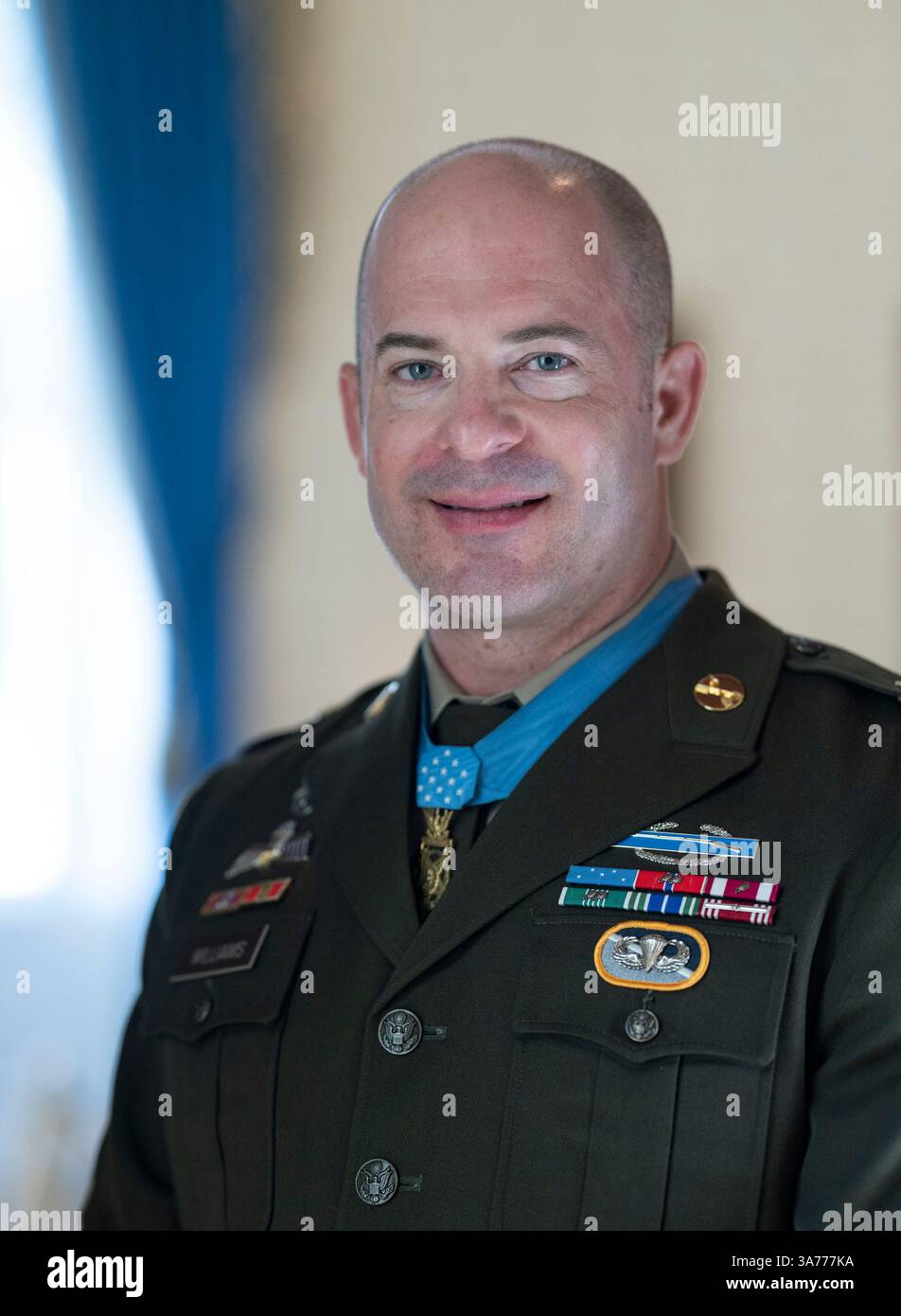 President Donald Trump meets with Medal of Honor recipients for ...