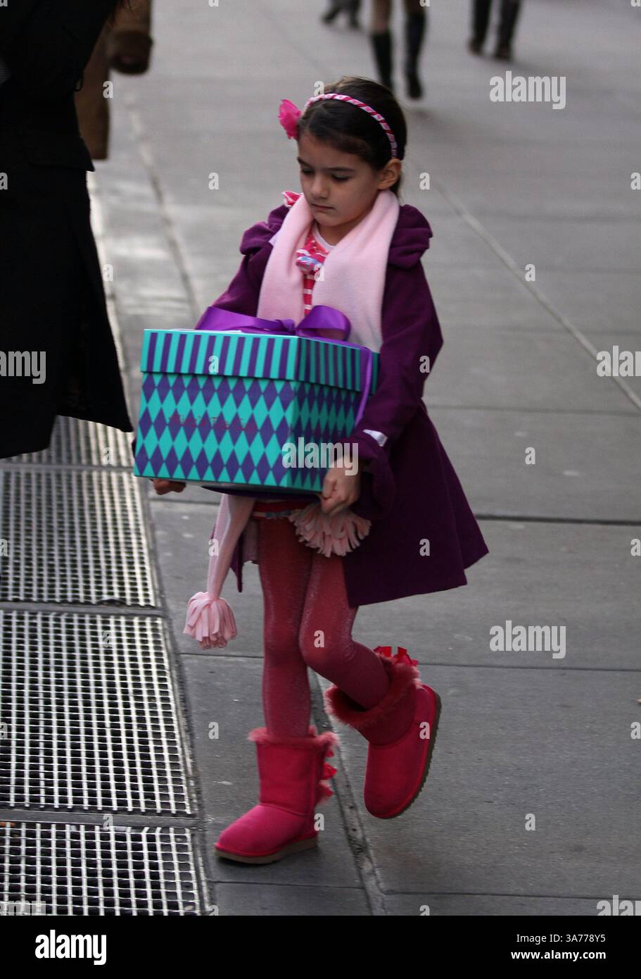 Feb. 3, 2013 - New York City, NY, USA - Actress Katie Holmes and her ...