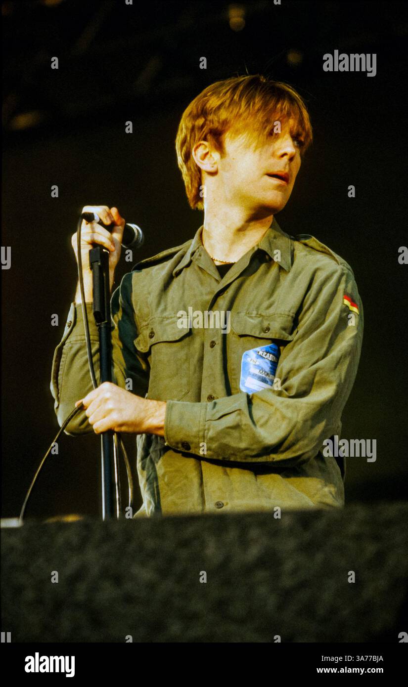 Mansun performing at the Reading Festival 1998 Stock Photo - Alamy