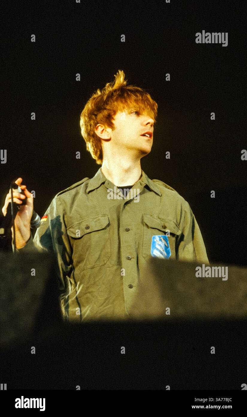 Mansun performing at the Reading Festival 1998 Stock Photo - Alamy