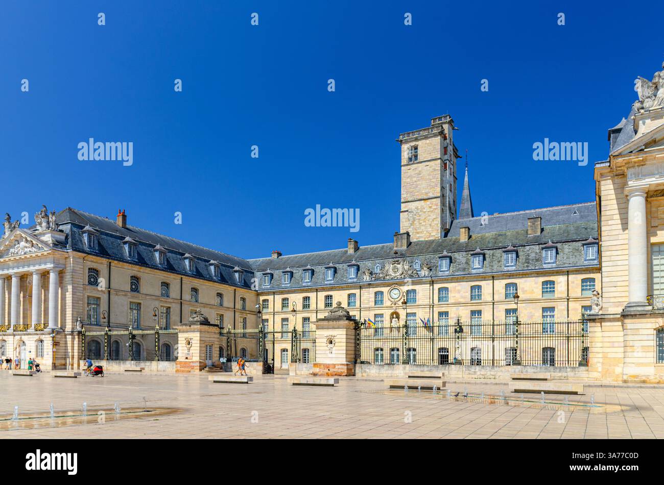 Palace of the Dukes and Estates of Burgundy Bourgogne Palais with Tour ...