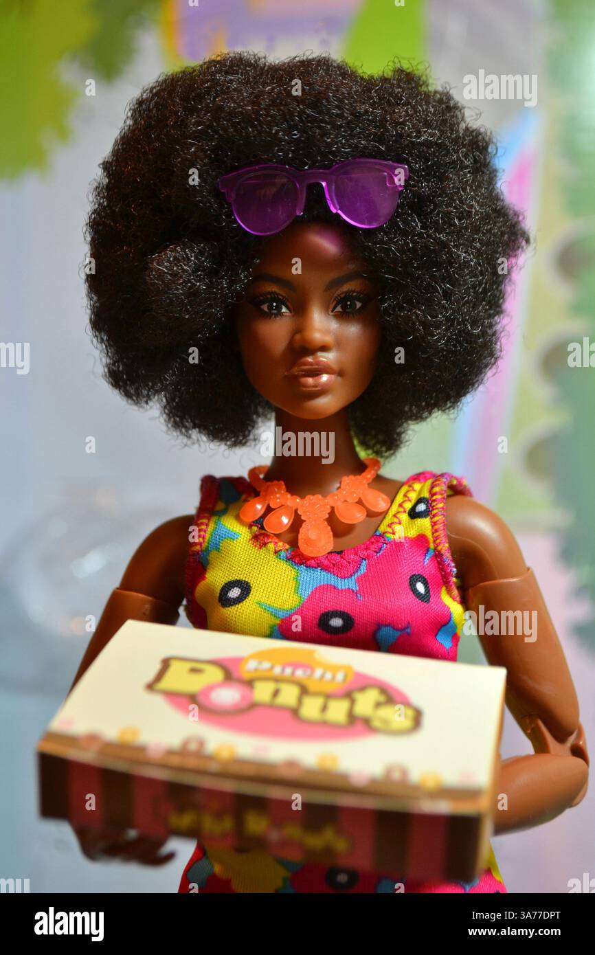 Etsy woman hi-res stock photography and images - Alamy