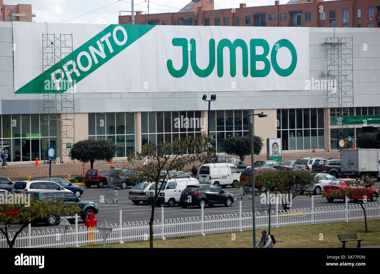 Jan. 30, 2013 - Colombia - ImÃgenes de la tienda Jumbol, la primera que ...