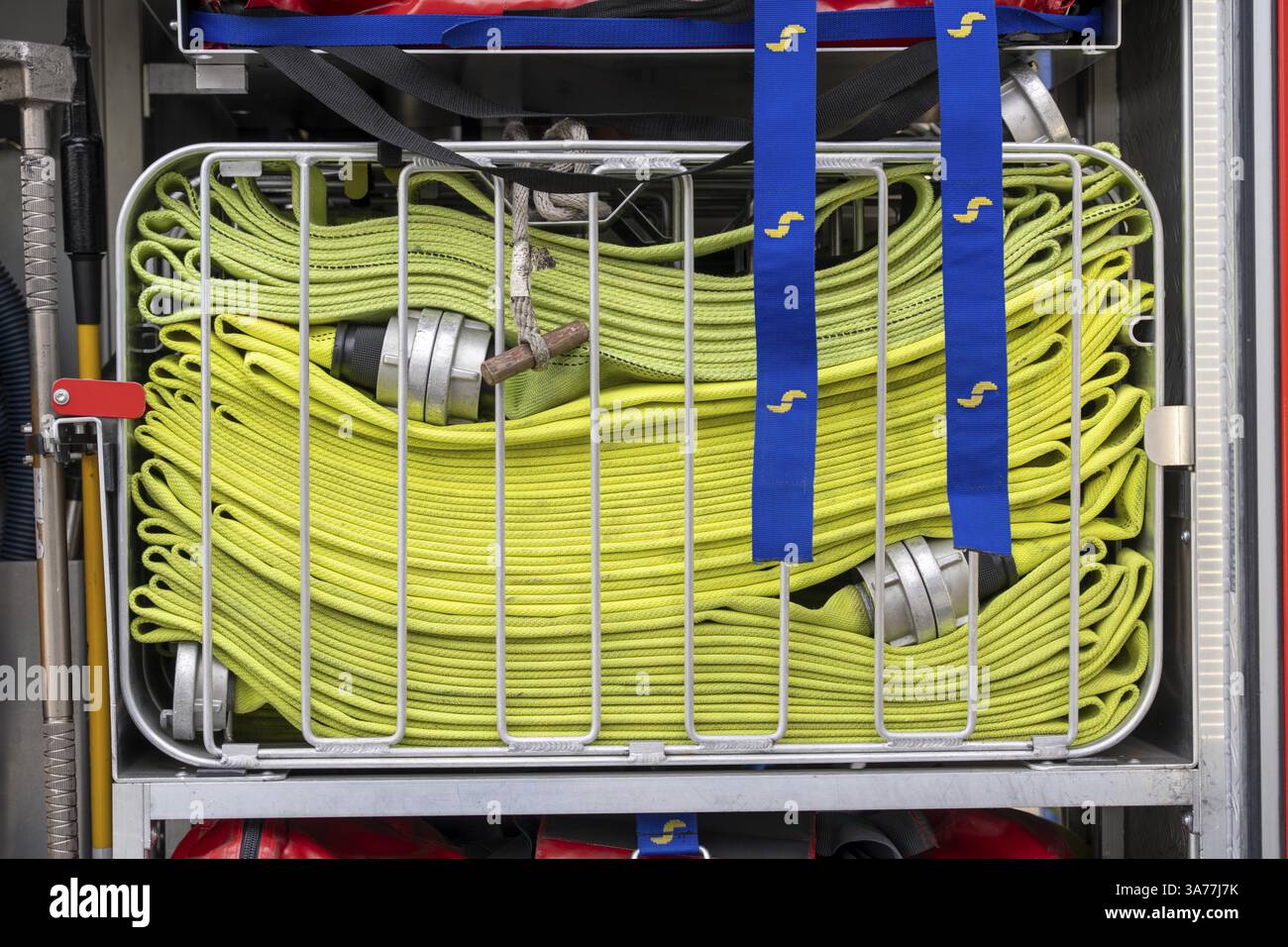 Fire engine, HLF, rescue fire fighting vehicle, fire engine with ...