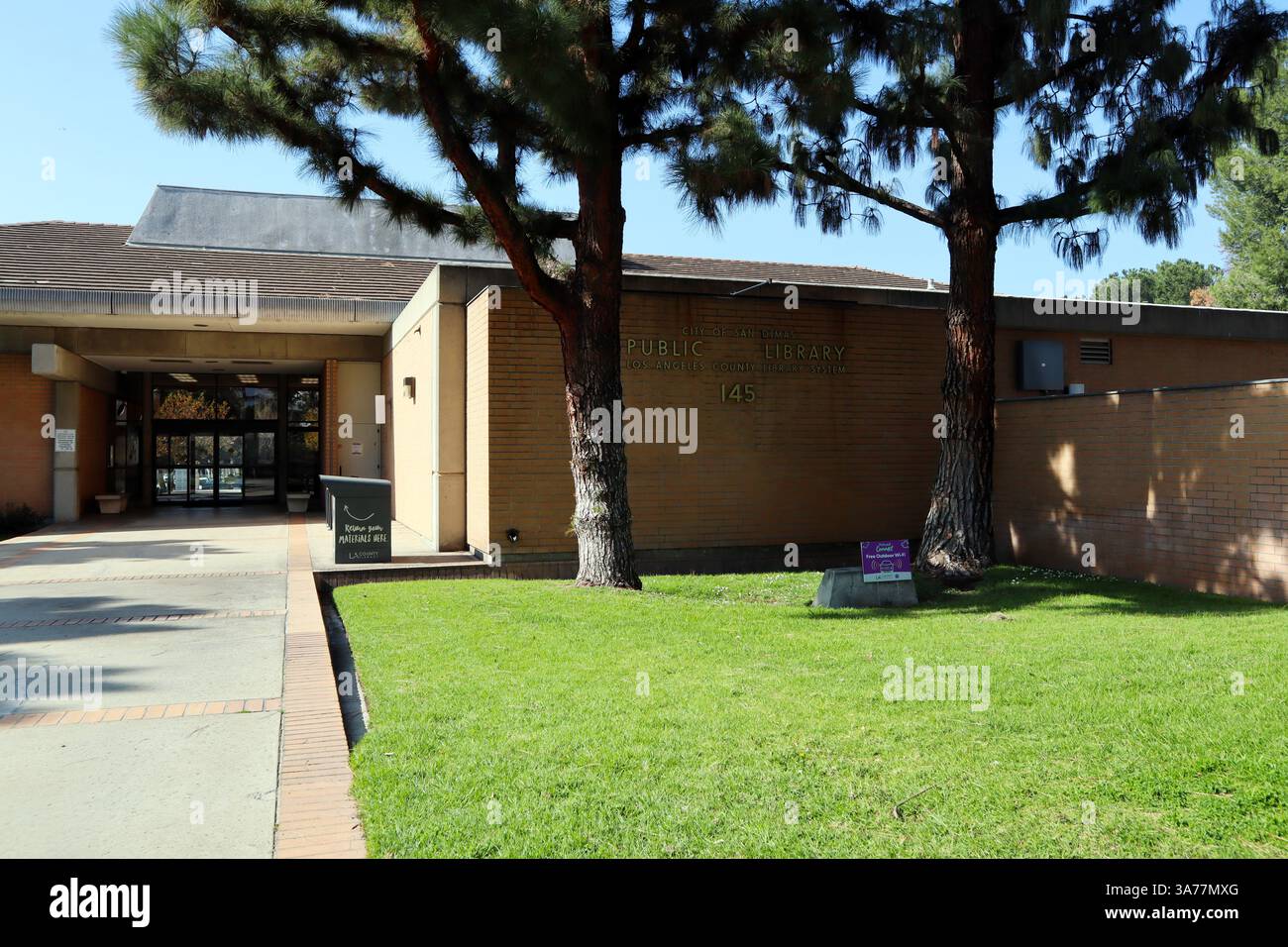 San Dimas (Los Angeles County), California: San Dimas Public Library ...