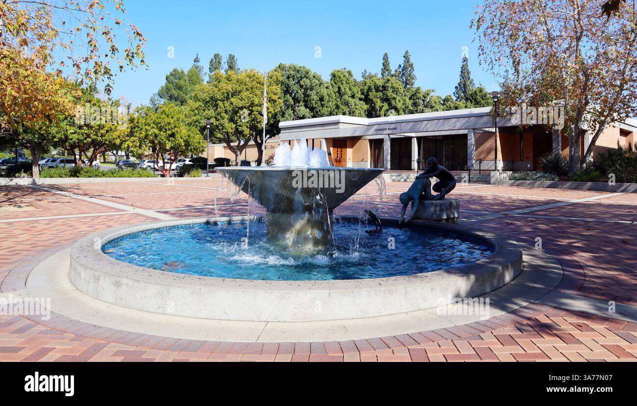 San Dimas (Los Angeles County), California: Fountain with public art ...