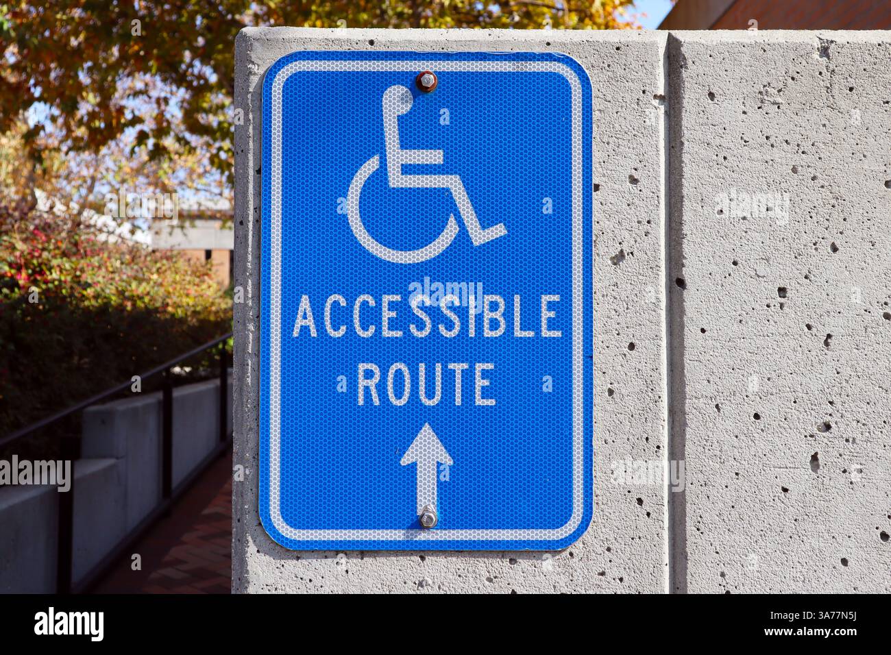 Wheelchair Accessible Entrance Route Sign Stock Photo - Alamy