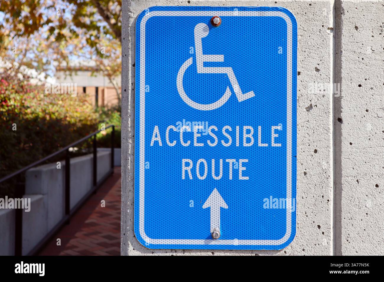 Wheelchair Accessible Entrance Route Sign Stock Photo - Alamy