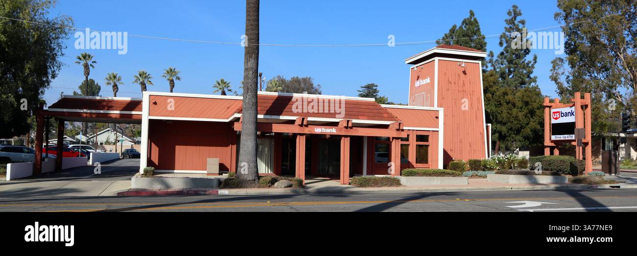 San Dimas, California: US Bank building located at 165 E Bonita Ave ...