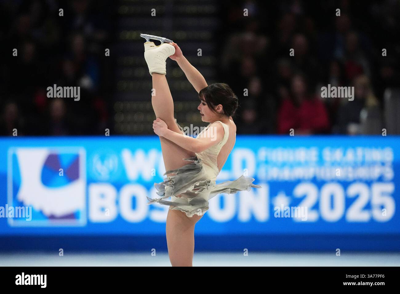 Alysa Liu of the United States performs during the women's short ...