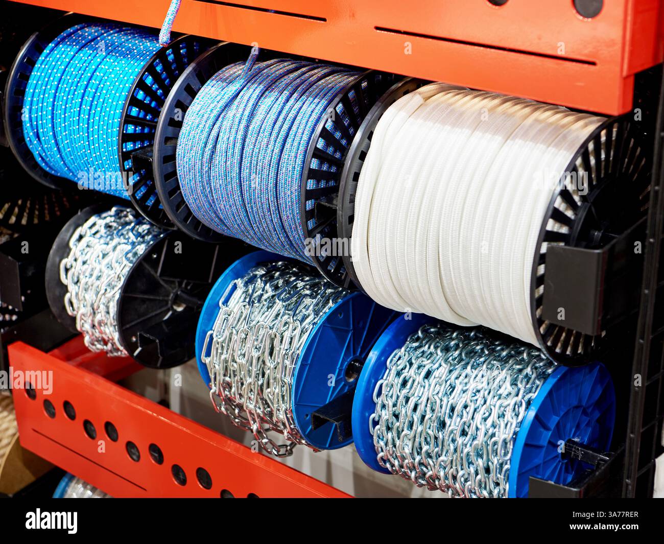 Chains and ropes in store Stock Photo - Alamy