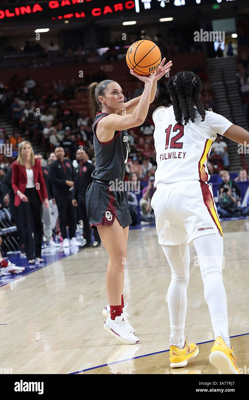 GREENVILLE, SC - MARCH 08: Oklahoma Sooners guard Lexy Keys (15) during ...