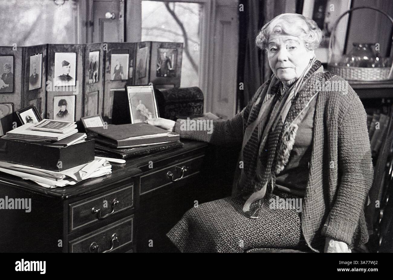 1930s, Mrs Cecilia Nina Bowes-Lyon Countess of Strathmore and Kinghorn ...