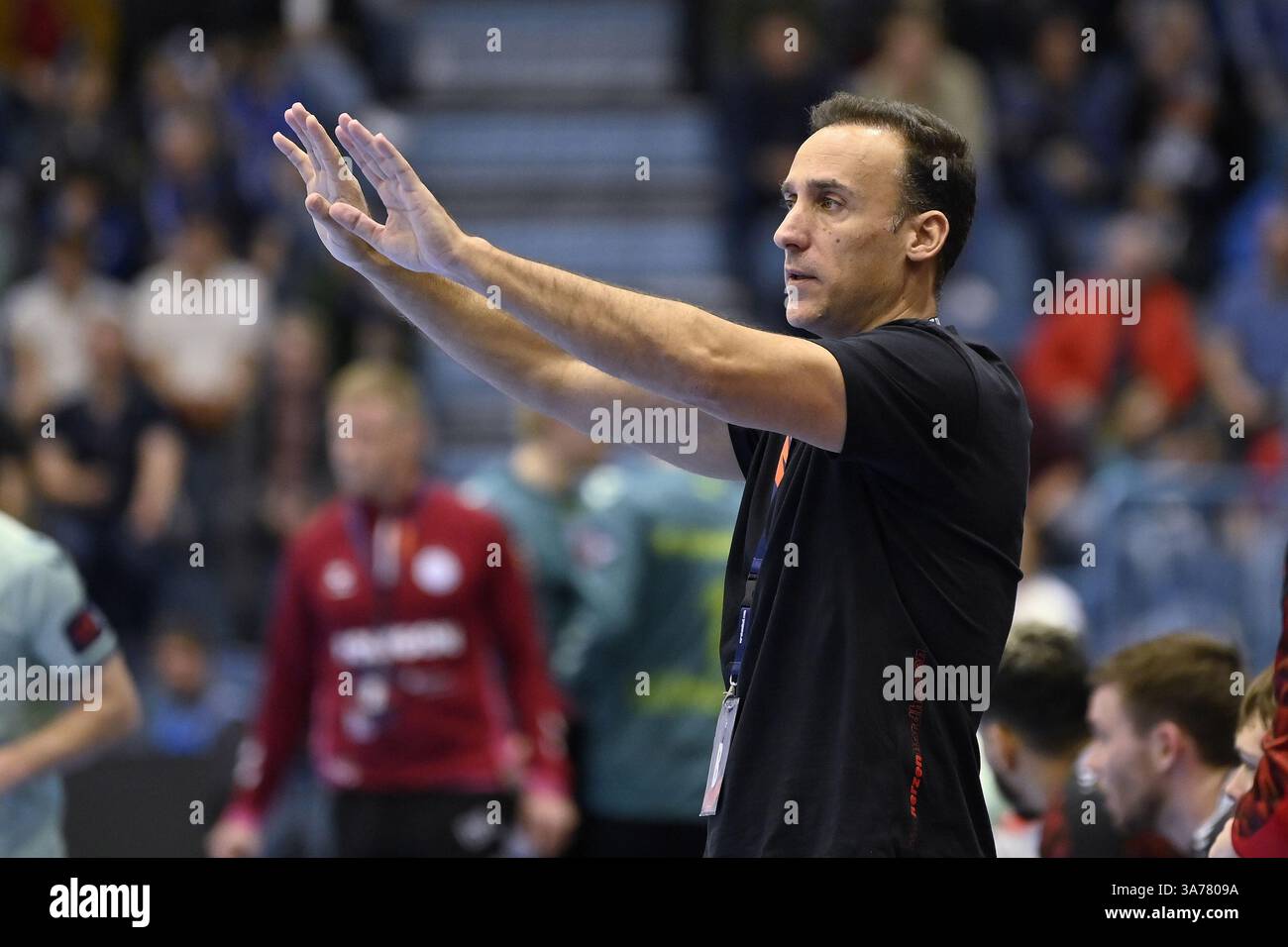 Roberto Garcia Parrondo (MT Melsungen, Trainer) GER, Handball, EHF ...