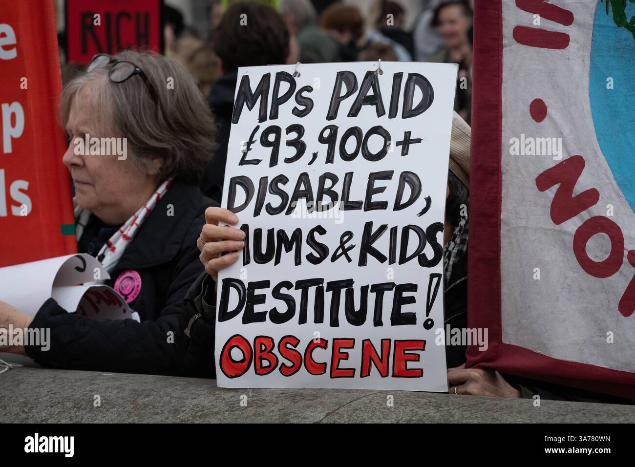 Welfare cuts protest uk hi-res stock photography and images - Alamy