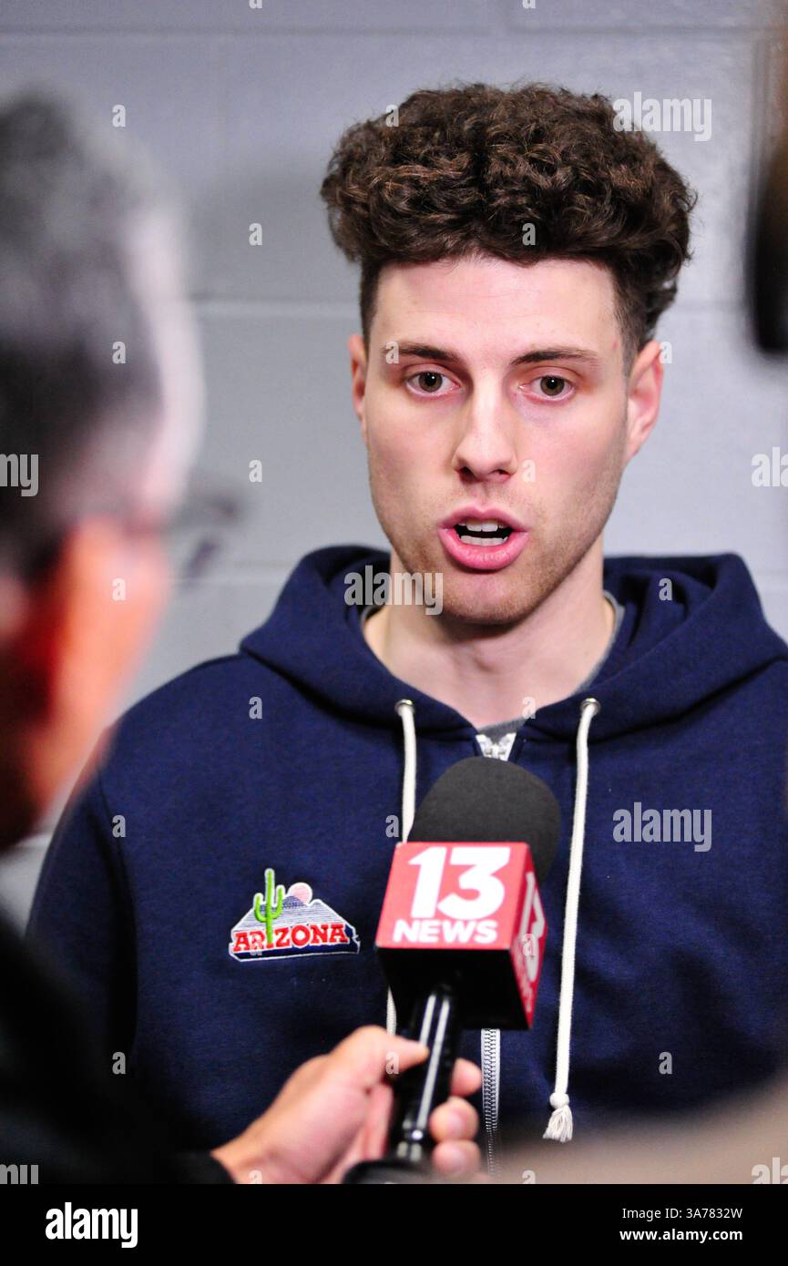 Arizona Wildcats' Anthony Dell'Orso gives an interview in the locker ...